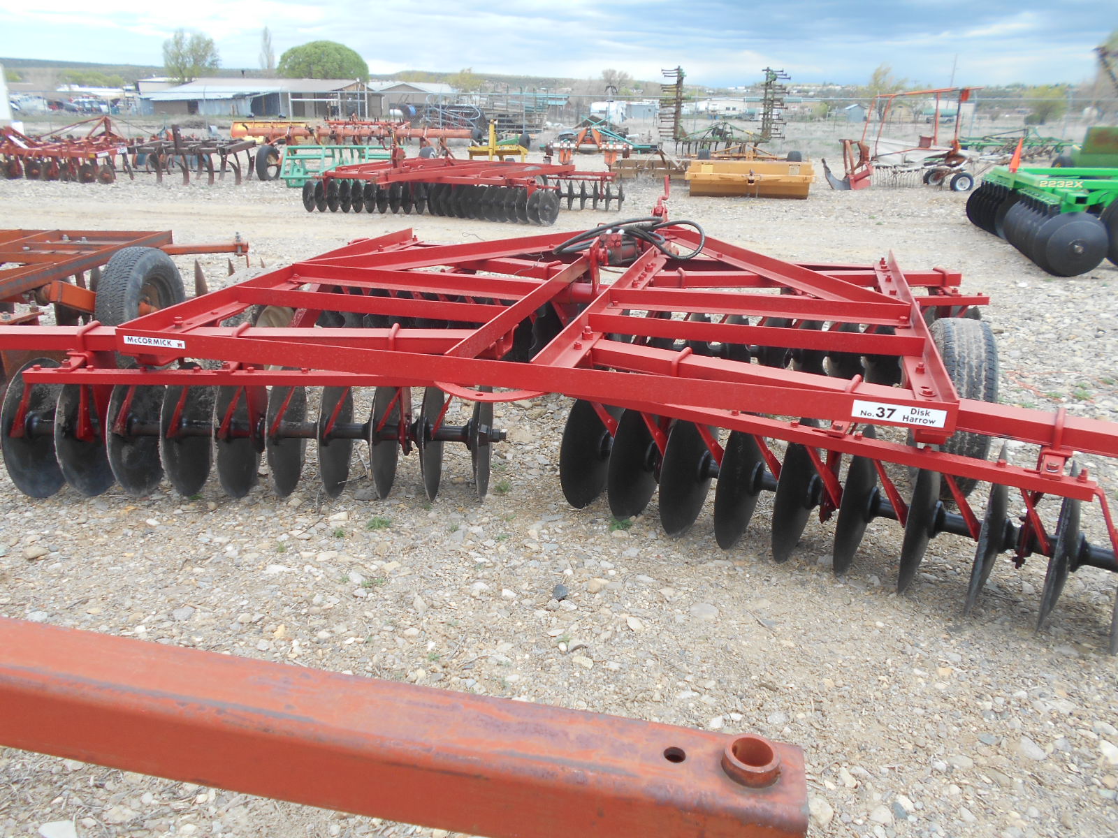 NH 312 SPREADER- INDUSTRIAS AMERICA DISK MCCORMIC 37 DISK 004 - Aces ...